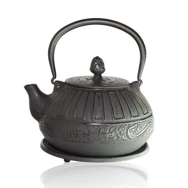 Reflection Black Iron Teapot 1.5L – The Berry Tea Shop